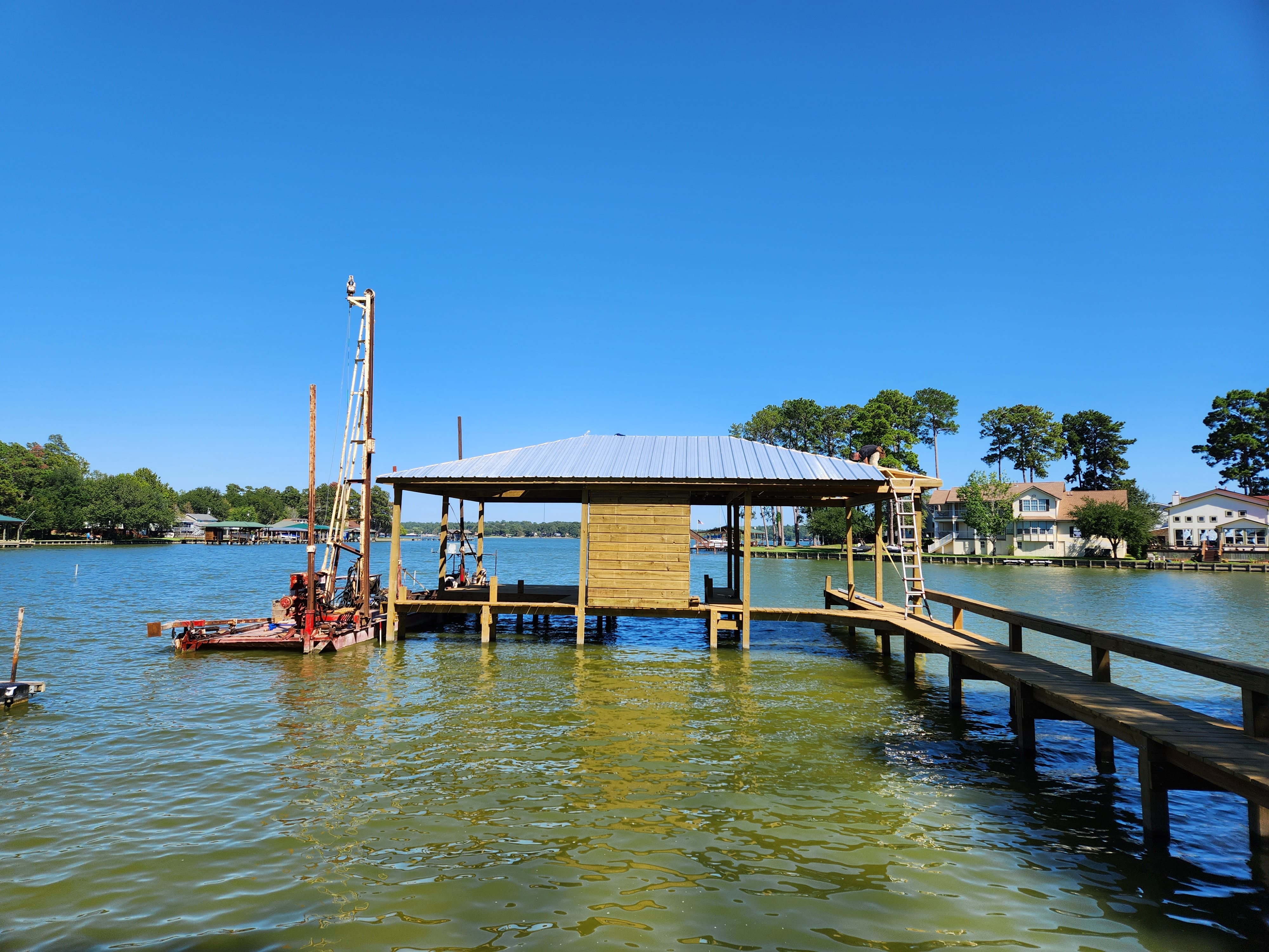 Lake Front Builders Offers Custom Boat Houses in Livingston, TX 77351