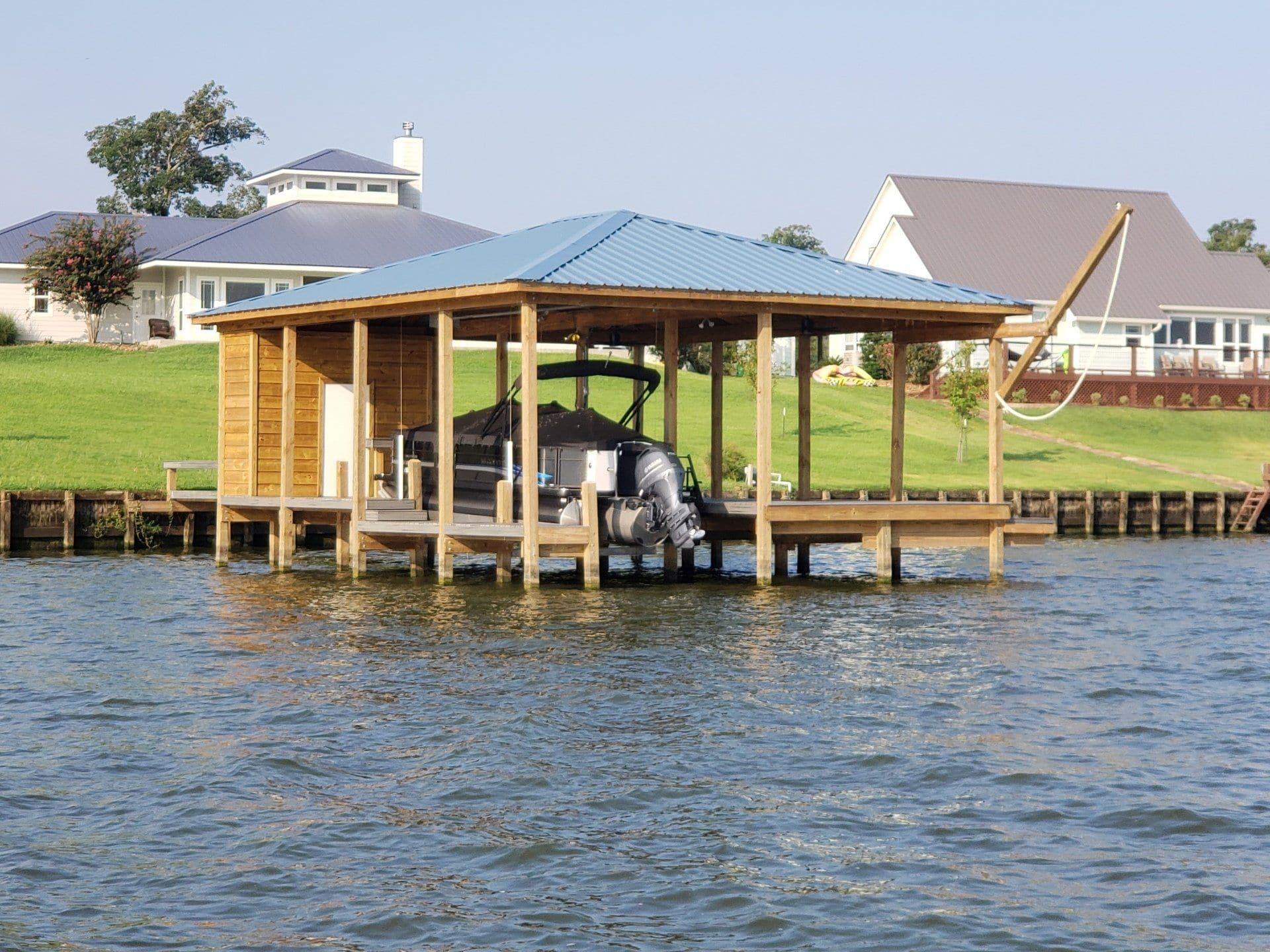 Lake Front Builders Offers Custom Boat Houses in Livingston, TX 77351